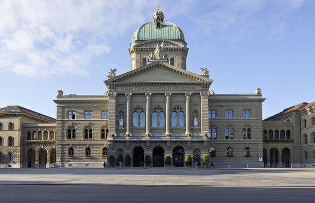 Gemeinsamer Anlass auf dem Bundesplatz | 1815.ch