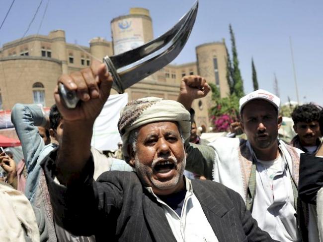 Huthi-Rebellen und Regierung unterzeichnen Friedensvertrag im Jemen ...