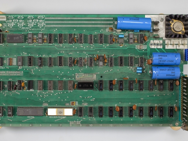 Rekordpreis bei Auktion für einen der ersten Apple-Computer | 1815.ch
