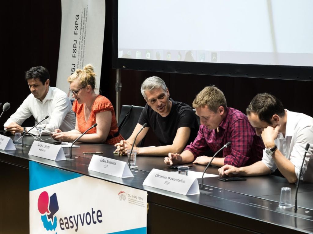 Easyvote will Junge mit "Polittalks" an die Wahlurnen bringen | 1815.ch