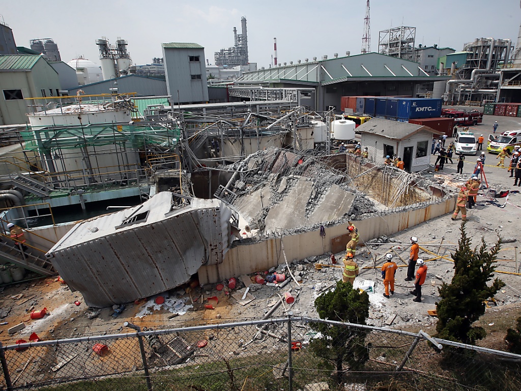 Sechs Tote bei Explosion in Kunststoff-Fabrik in Südkorea | 1815.ch