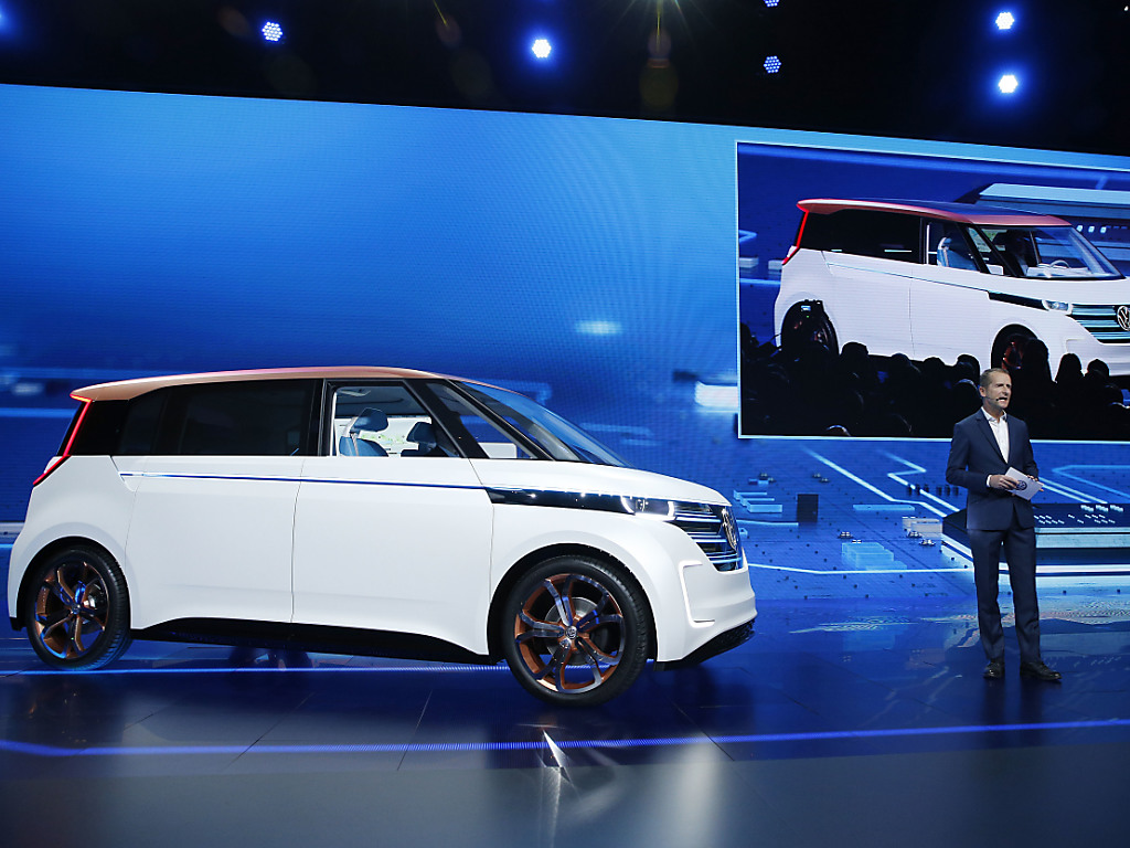 VW stellt modernisierten Kleinbus mit Elektroantrieb vor | 1815.ch