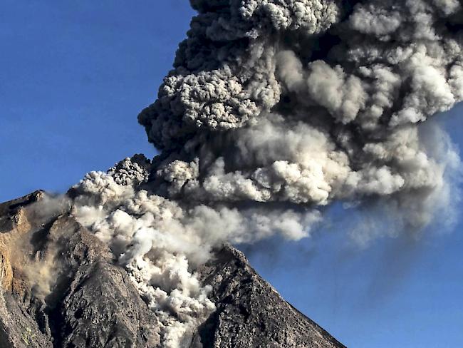 Vulkan Sinabung auf Sumatra speit weiter Aschesäulen | 1815.ch