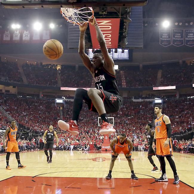 Clint Capela startet siegreich in die Playoffs | 1815.ch