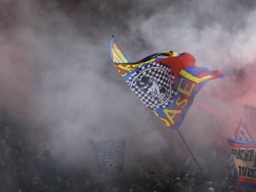 Fans des FC Basel feiern nach Cup-Sieg über Sitten das Double | 1815.ch