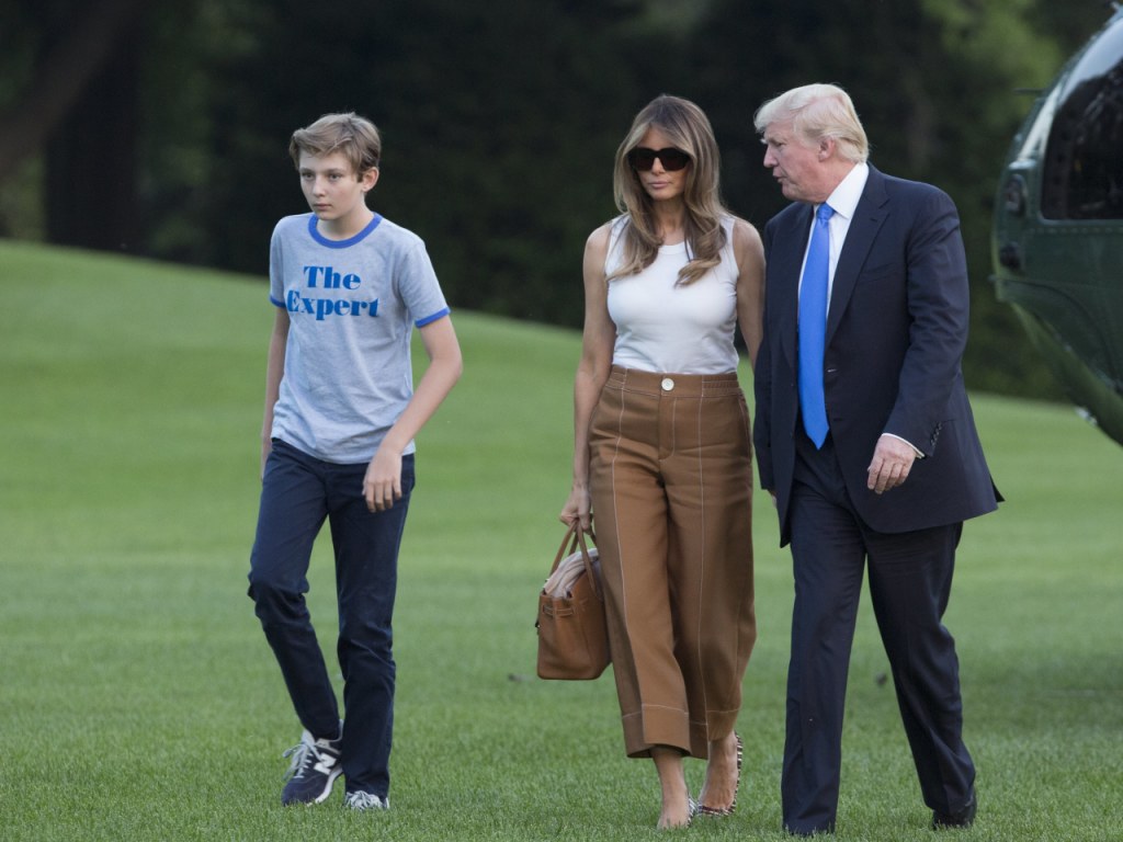 Trumps Ehefrau Melania und Sohn Barron ziehen ins Weisse Haus ein | 1815.ch