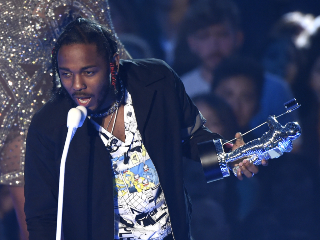 Rapper Kendrick Lamar Holt Bei MTV Video Music Awards Hauptpreis 1815 ch rapper-kendrick-lamar-holt-bei-mtv-video-music-awards-hauptpreis-1815-ch