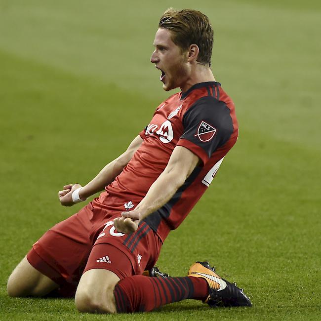 Nicolas Hasler stiehlt Blerim Dzemaili die Show | 1815.ch