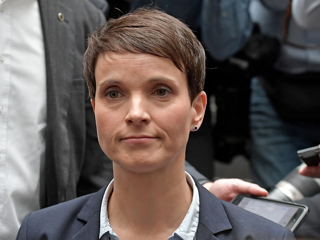 Noch-Parteichefin Petry kündigt Austritt aus der AfD an | 1815.ch