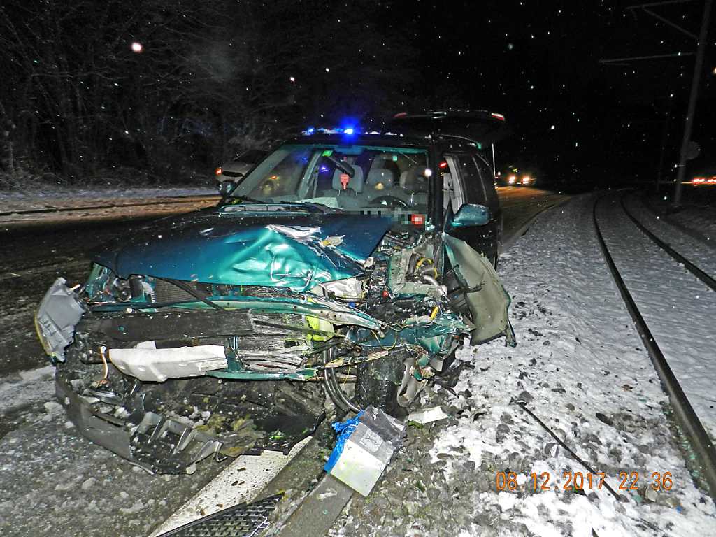 Unfall mit sechs Fahrzeugen auf der Autobahn: Stau bei Thalwil | 1815.ch