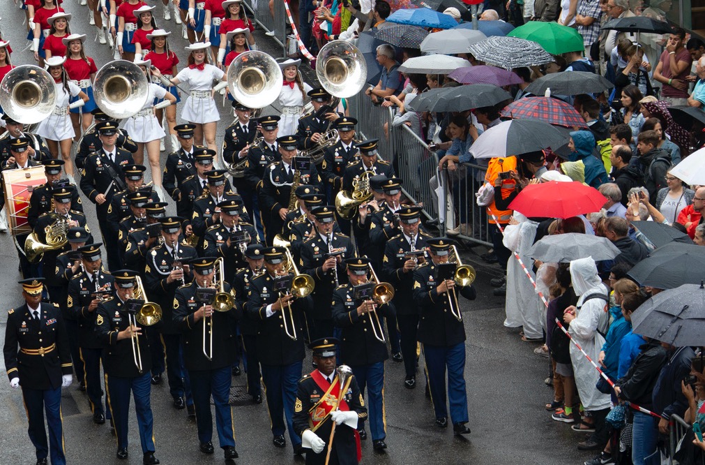 120'000 Zuschauer bei Tattoo-Parade in Basler Altstadt | 1815.ch