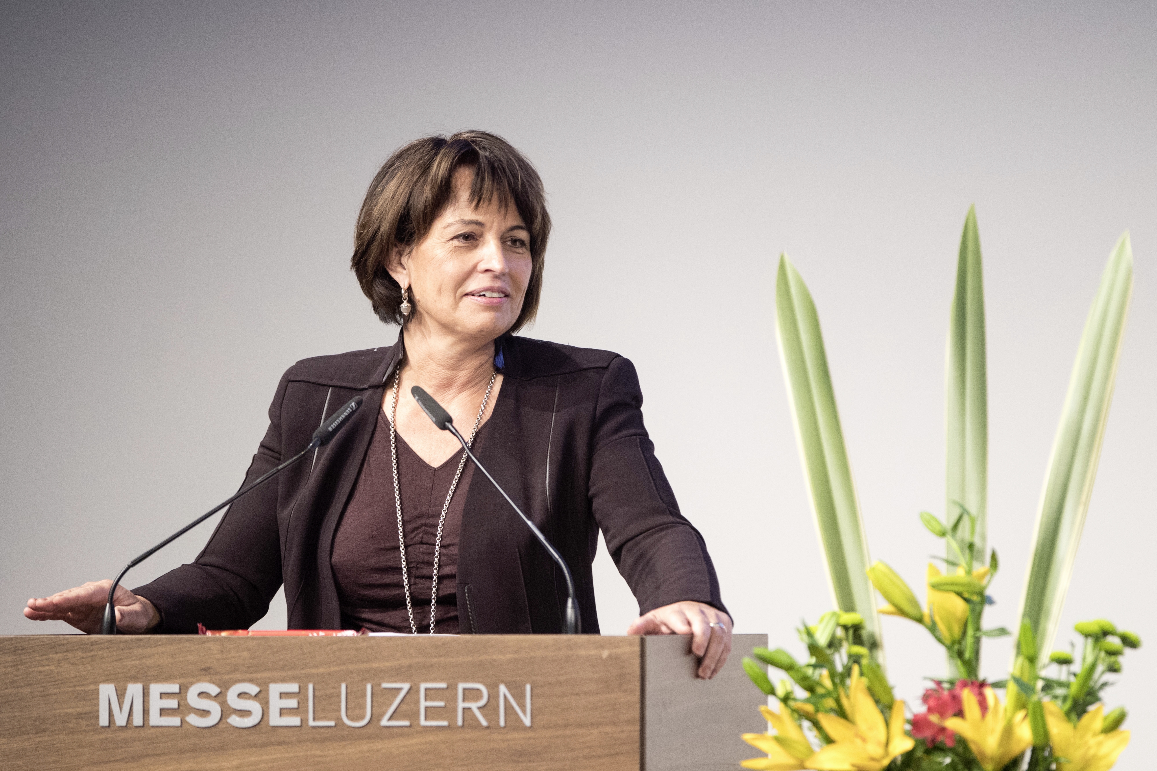 Bundesrätin Leuthard kämpft gegen Selbstbestimmungs-Initiative | 1815.ch