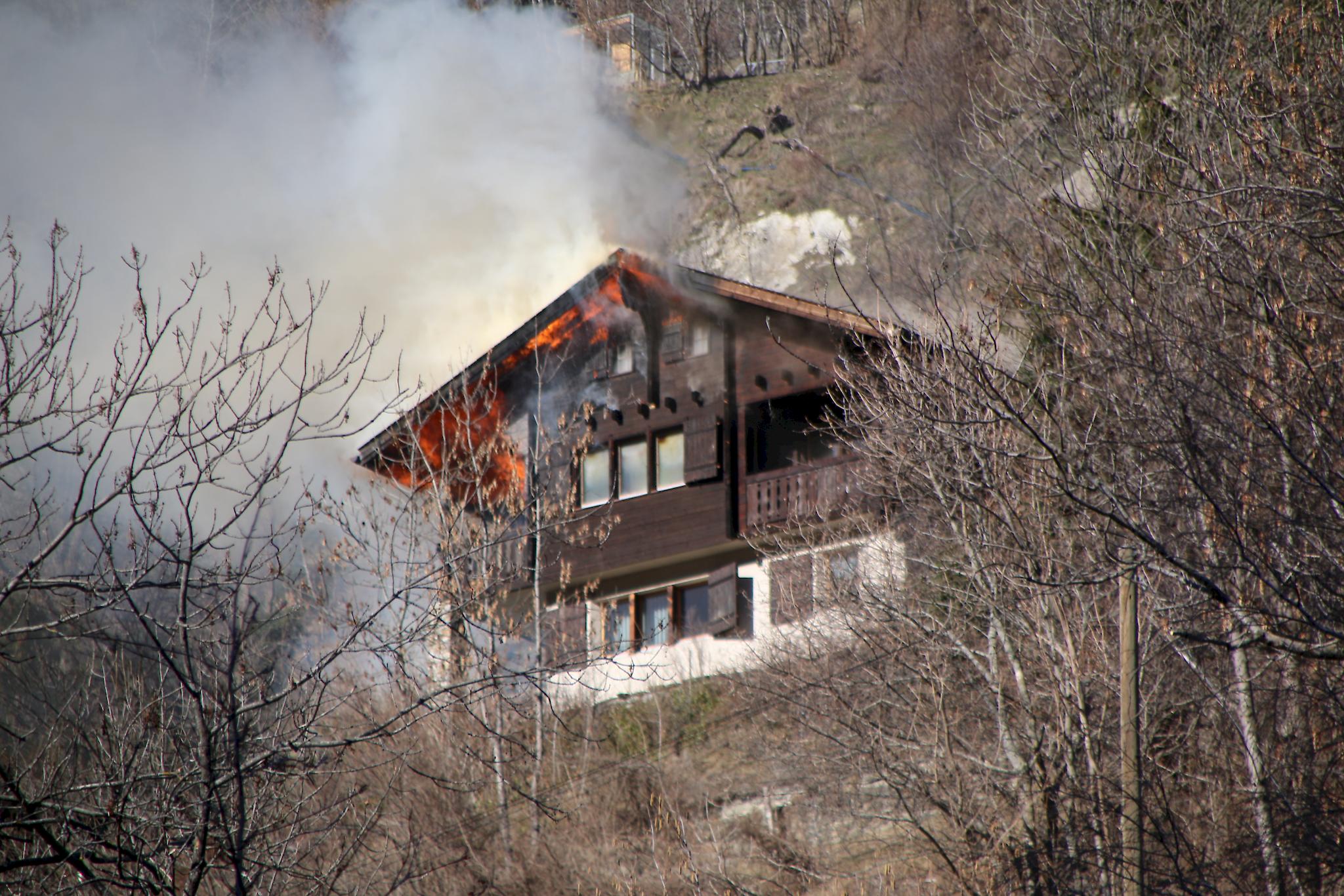 Hausbrand oberhalb von Mörel - keine Verletzten | 1815.ch