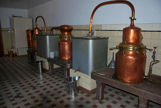 Im Herzen der Edel-Brennerei | 1815.ch